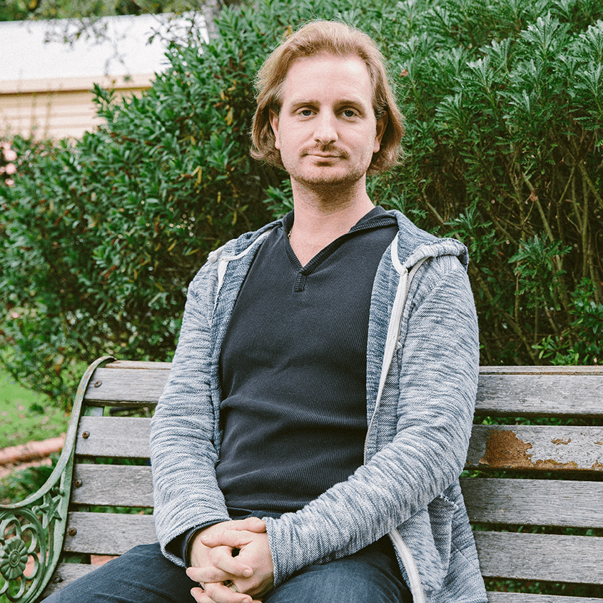 Movember - Story - L'histoire de Nic: Grandir avant son temps